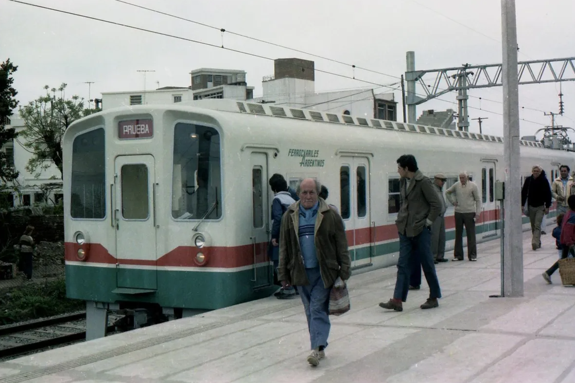 El tren Roca celebra cuatro décadas de servicio eléctrico - Diario Lomas