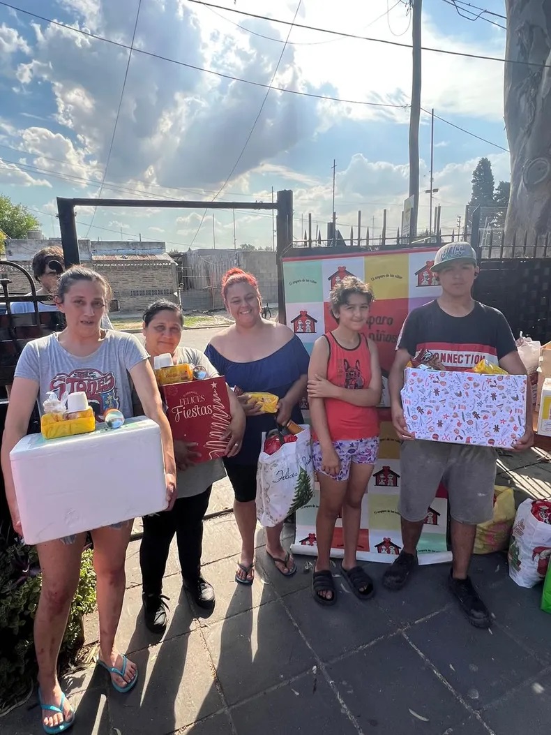 Solidaridad que se sostiene en comunidad: el comedor Amparo de los ...